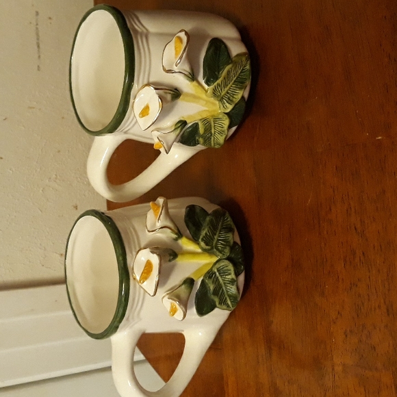 KMC | Dining | Kmc Calla Lily Mugs Set Of 2 With Relief Ceramic Flowers ...